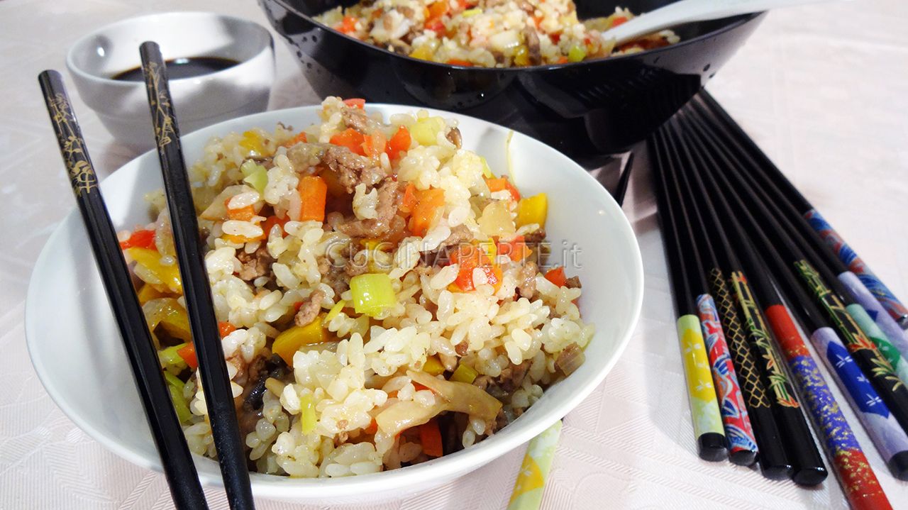 Riso saltato con carne e verdure - Cucina per Te